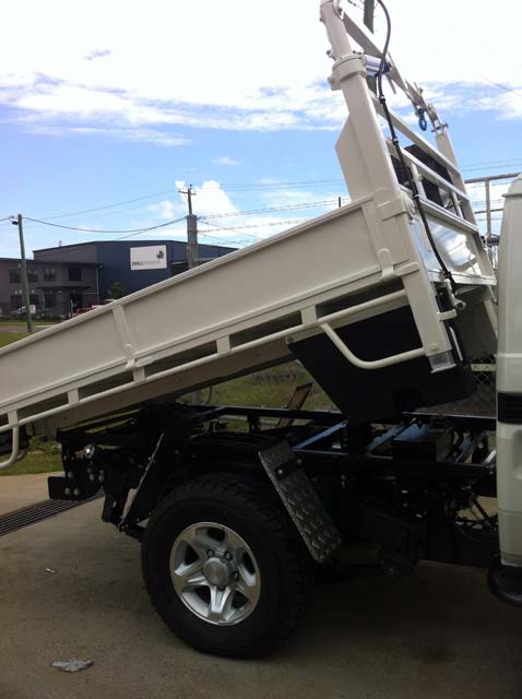 Tray Under Body Tipping Kit - Rydweld